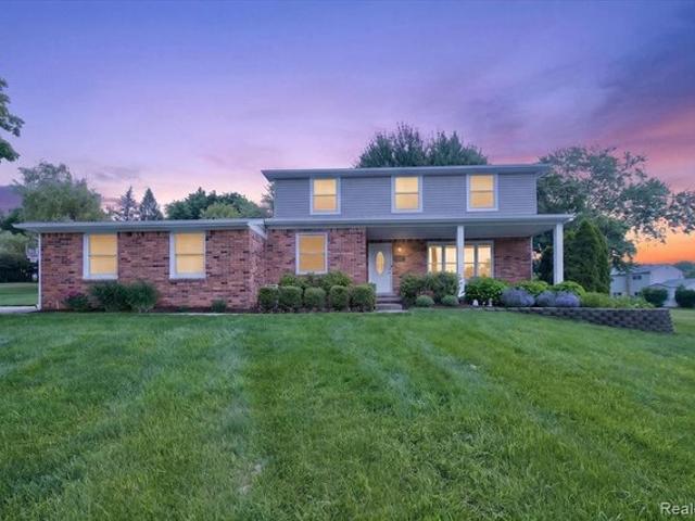 31136 Carriage Hill Ct, Farmington Hills, MI 48331
