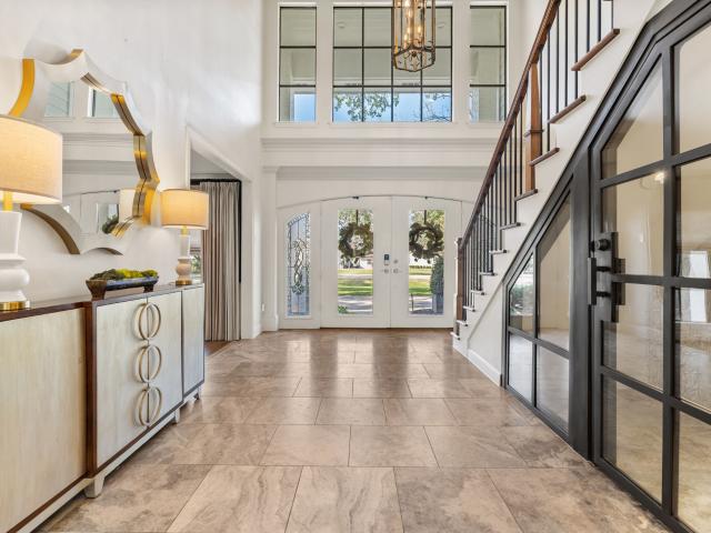 3113 N Saddlebrook Lane