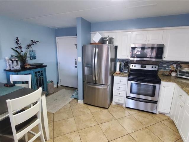 3113 Laguna Boulevard 219