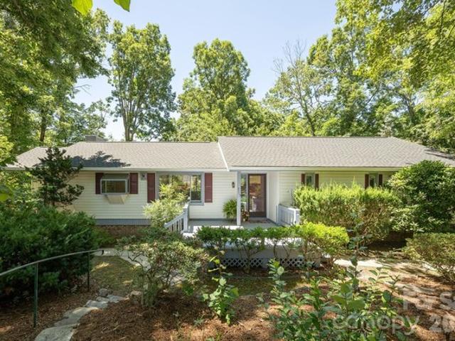 3113 Primrose Dr, Hendersonville, NC 28792