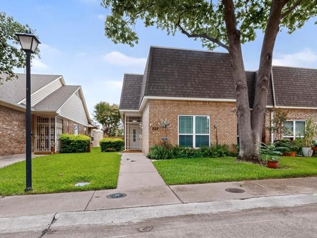 3113 Stonehenge Ln, Carrollton, TX 75006