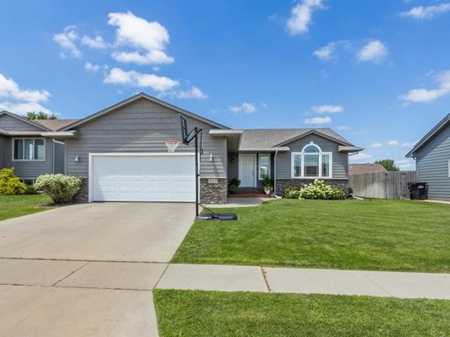 3113 S Triple Play Ave, Sioux Falls, SD 57110
