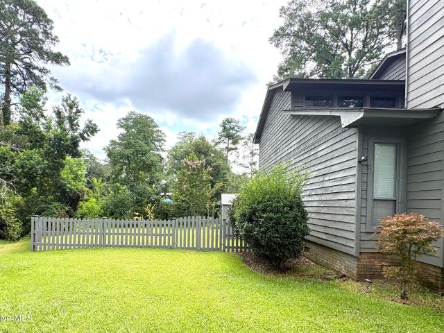 3113 Village Court N
