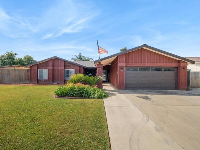3113 W Whitendale Ave, Visalia, CA 93277