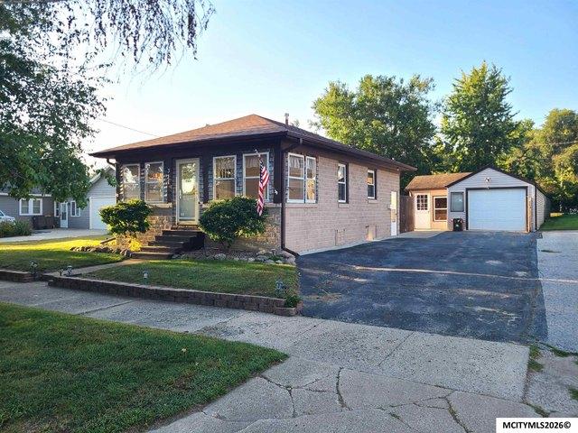 311 18th St SE, Mason City, IA 50401