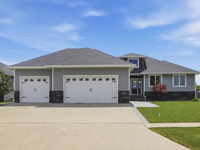 311 39th Ave E, West Fargo, ND 58078