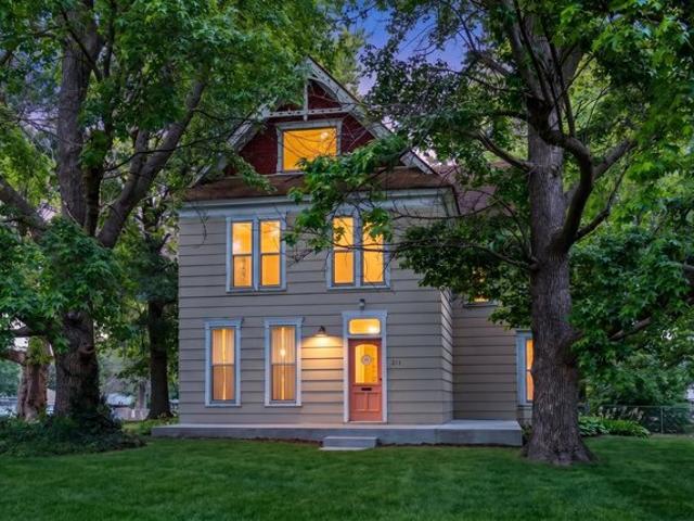 311 7th St, Monett, MO 65708
