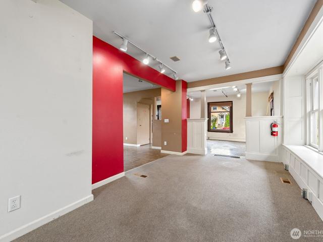 311 4th Street NE