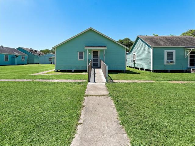 311 9th St N, Texas City, TX 77590