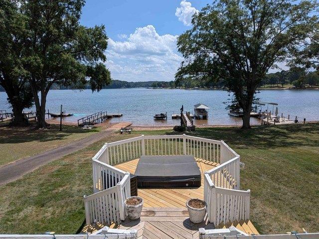 311 Coggins Shore Rd, Inman, SC 29349