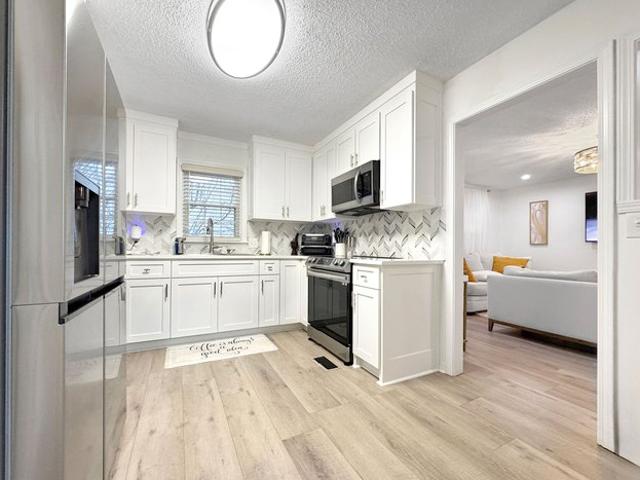 311 Cambridge Place Dr, Little Rock, AR 72227