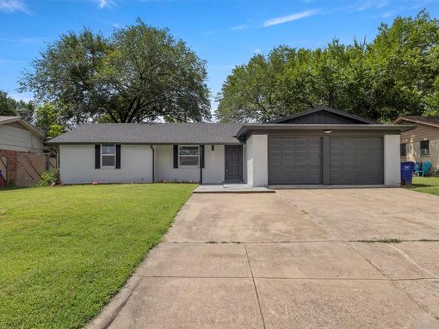 311 Arthur Dr, Kennedale, TX 76060