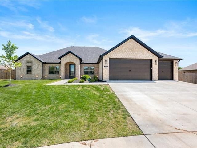 311 Bequette Ln, Centerton, AR 72719