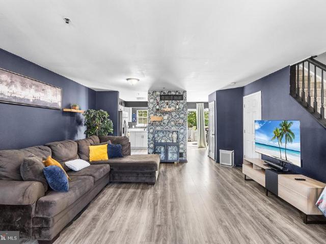 311 Buttonwoods Road