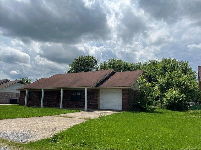 311 David Walker Ln, Stigler, OK 74462