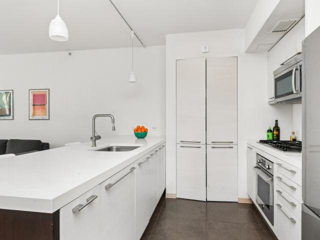 311 E 11TH Street 3D