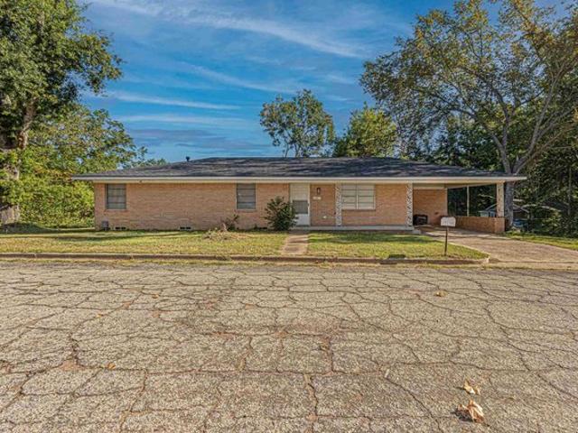 311 E Cottonwood St, Overton, TX 75684