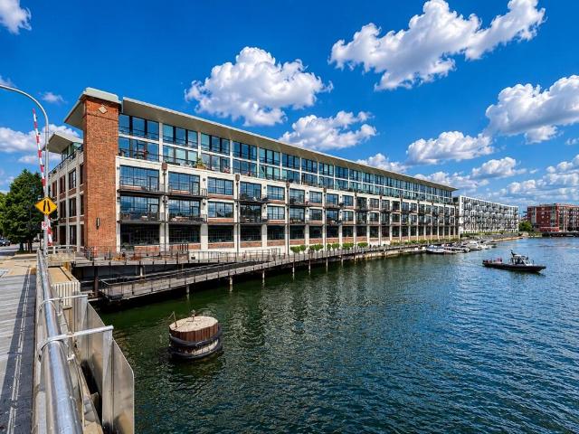 311 E Erie St, Unit 217