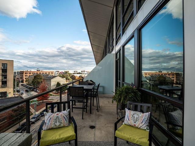 311 E Erie St, Unit 425