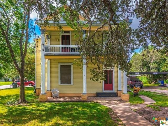 311 E Live Oak St, Seguin, TX 78155