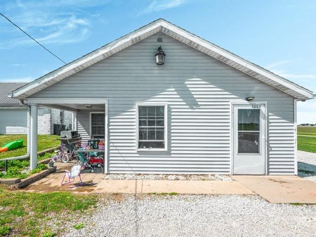 311 E McKinley Ave, Deer Creek, IL 61733