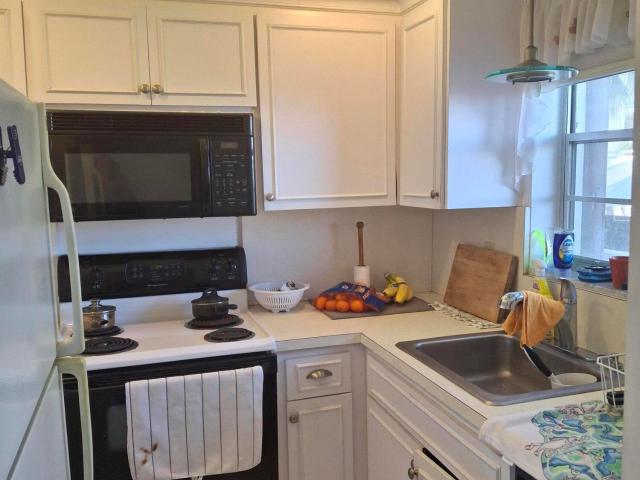311 E Ocean Ave, Unit 207, Lantana, FL 33462 | MLS #R11166