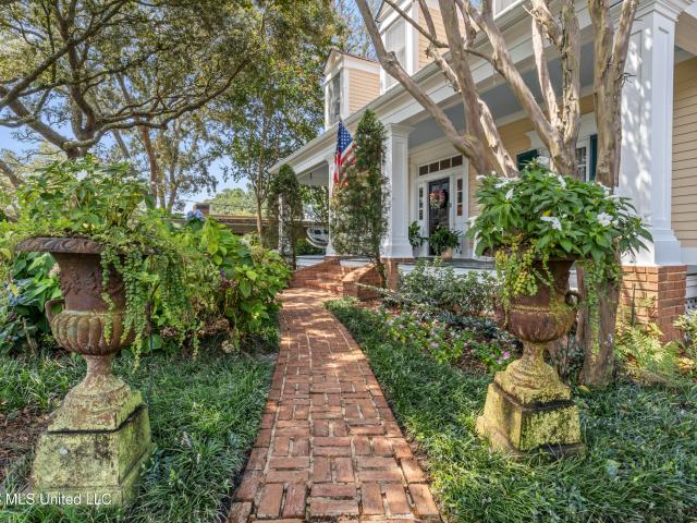 311 Eastview Drive