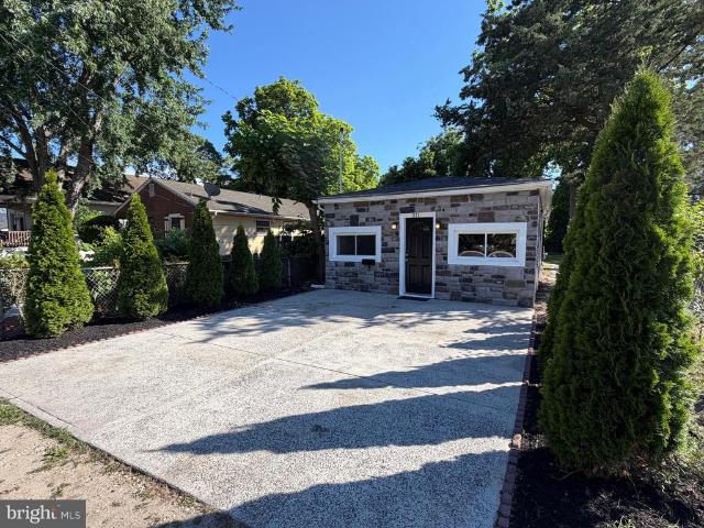 311 Fernwood Avenue