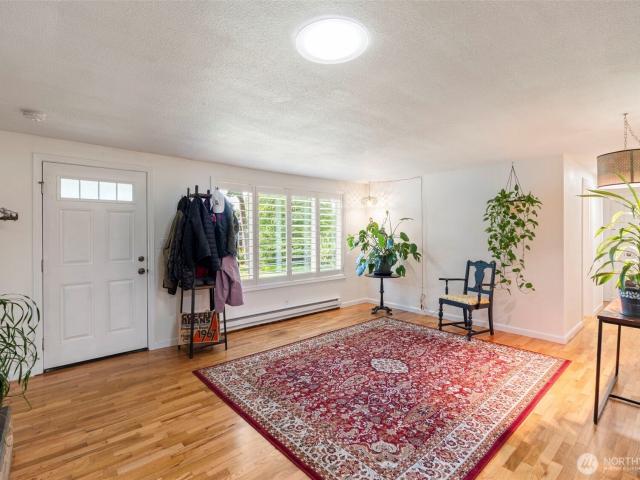 311 Hixon Drive SE