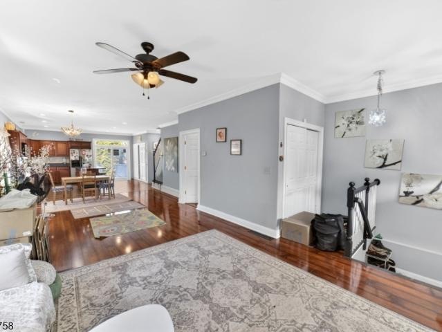311 Hunt Ave