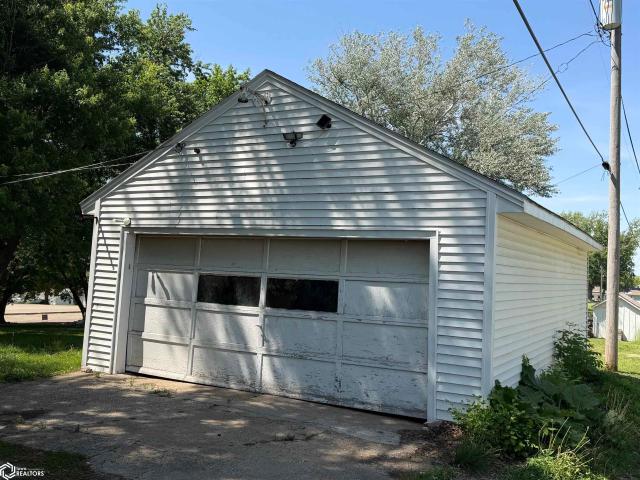 311 Oak Avenue