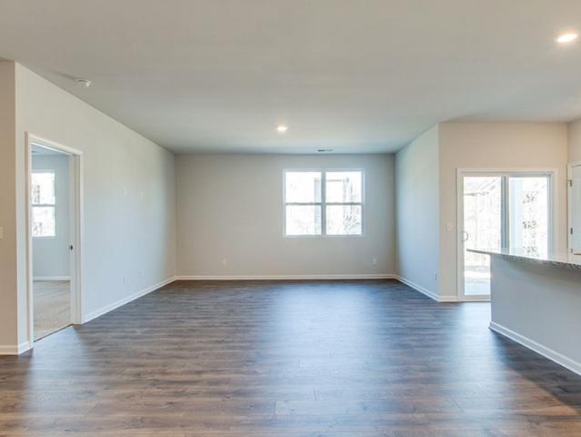 311 London Court