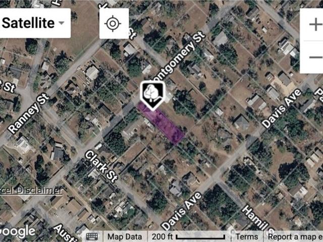 311 Montgomery St, Yoakum, TX 77995