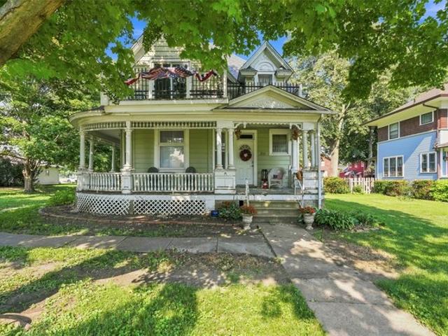 311 Main St, Pella, IA 50219