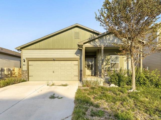 311 Maple St, Bennett, CO 80102