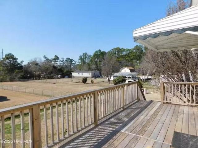 311 Mcdaniel Drive, Beaufort, NC 28516
