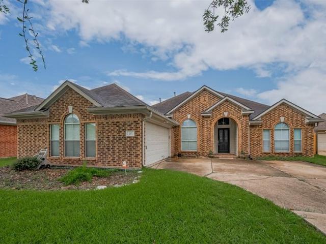 311 N Esplanade Ln, Stafford, TX 77477