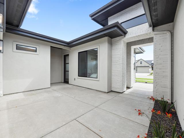 311 N Hunter Creek Ave