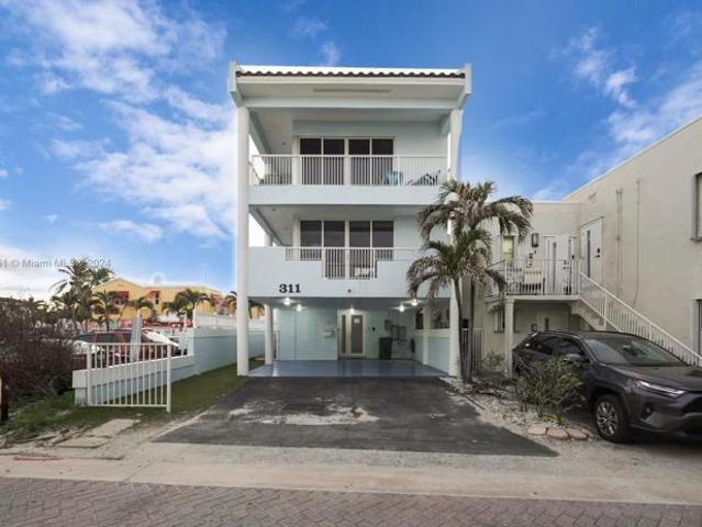 311 N Surf Rd, Hollywood, FL 33019