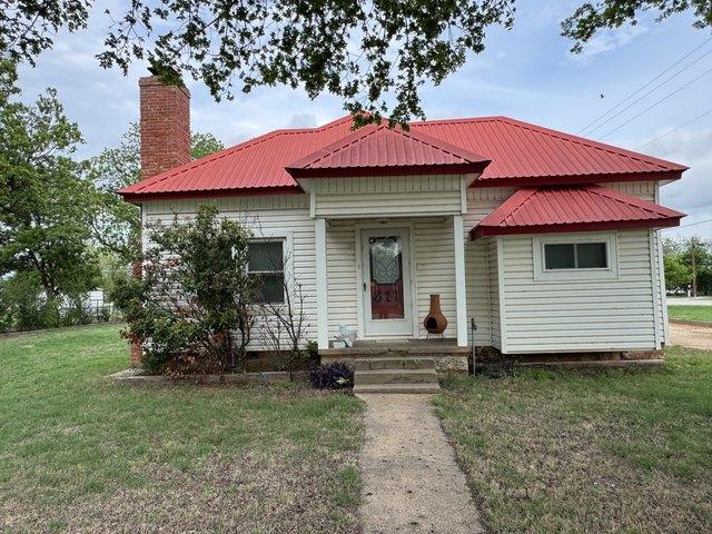 311 S Cedar St, Seymour, TX 76380