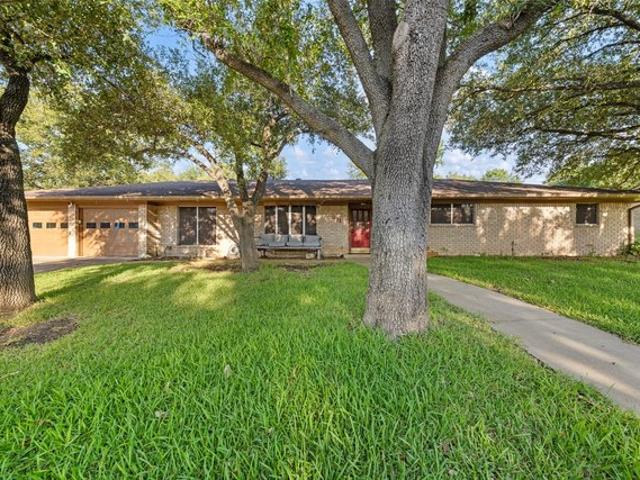311 S College Ave, Troy, TX 76579