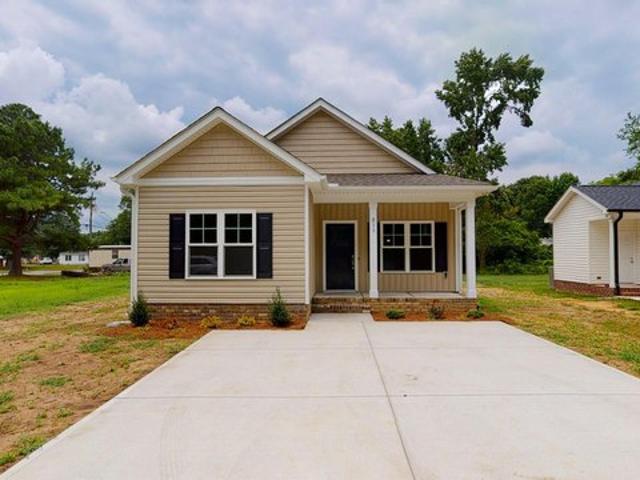311 S Corbett Ave, Kenly, NC 27542
