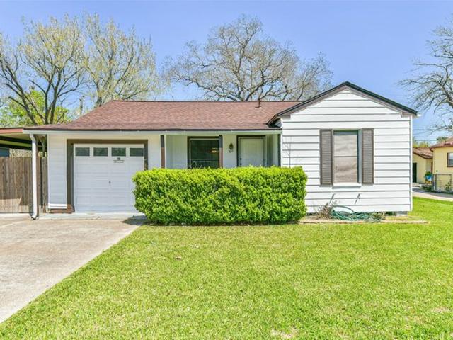 311 S Kansas St, La Porte, TX 77571