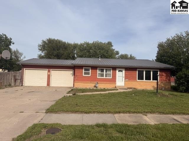 311 S Main St, Canton, KS 67428