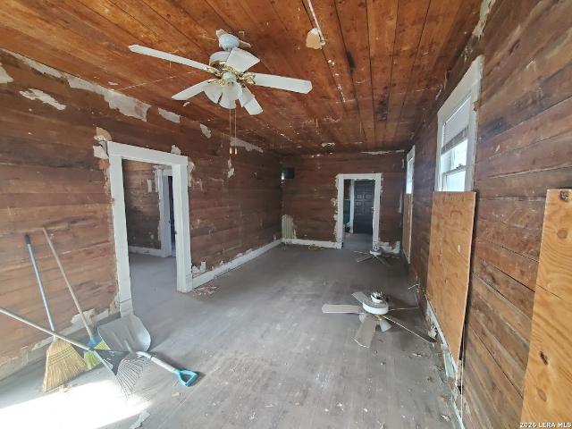 311 S Monumental St, San Antonio, TX 78203 | MLS #1938