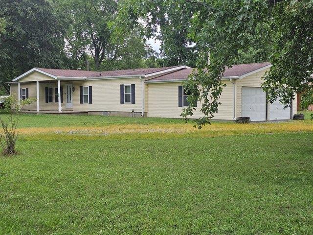 311 S Sycamore St, Keenes, IL 62851