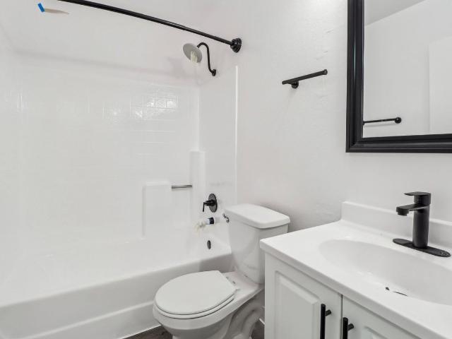 311 South New Hampshire Avenue 1 Bedroom Apartment for Rent at 311 S New Hampshire Ave, Los Angeles, CA 90020 Wilshire Center Koreatown