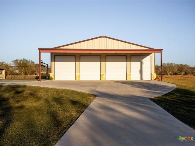 311 Ski Plex Dr, Seguin, TX 78155 | MLS #591983