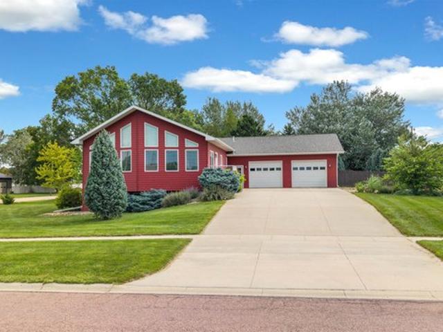 311 Spillway Dr, Pickstown, SD 57367