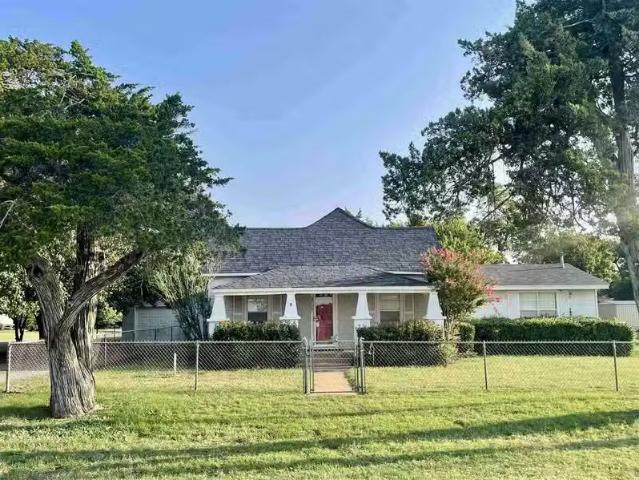 311 SW G Ave, Cache, OK 73527 653738209
